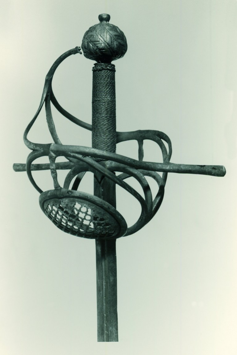 La Espada Ropera – AuroSwords